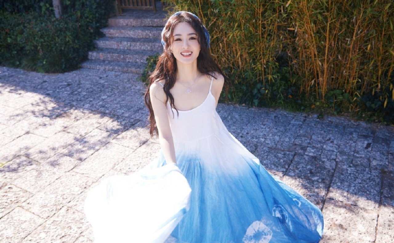 Triệu Lệ Dĩnh chăm chỉ áp dụng 4 mẹo đơn giản sau để luôn trẻ trung như đôi mươi